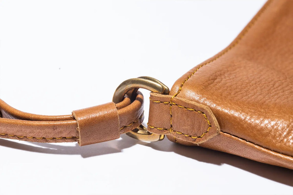 【Y'2 Leather】Natural Scar Steer Sacoche Bag - Khaki – Blue Beach Denim