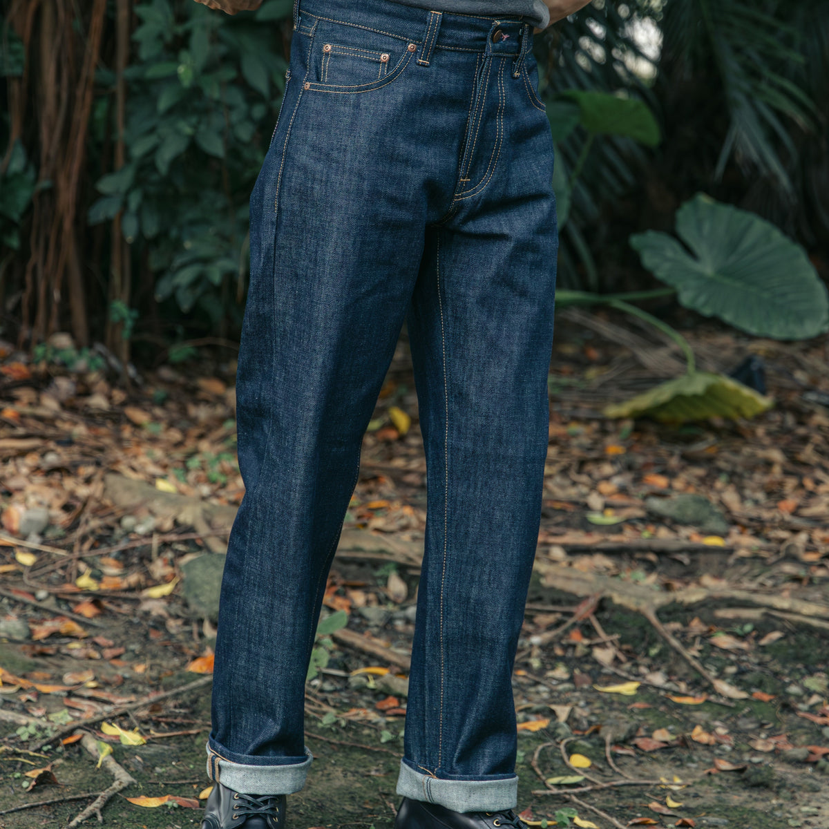 【Nudie Jeans】Rad Rufus Leave Me Alone 藝術家Jeff Olsson聯名原色寬直筒牛仔褲 – Blue ...