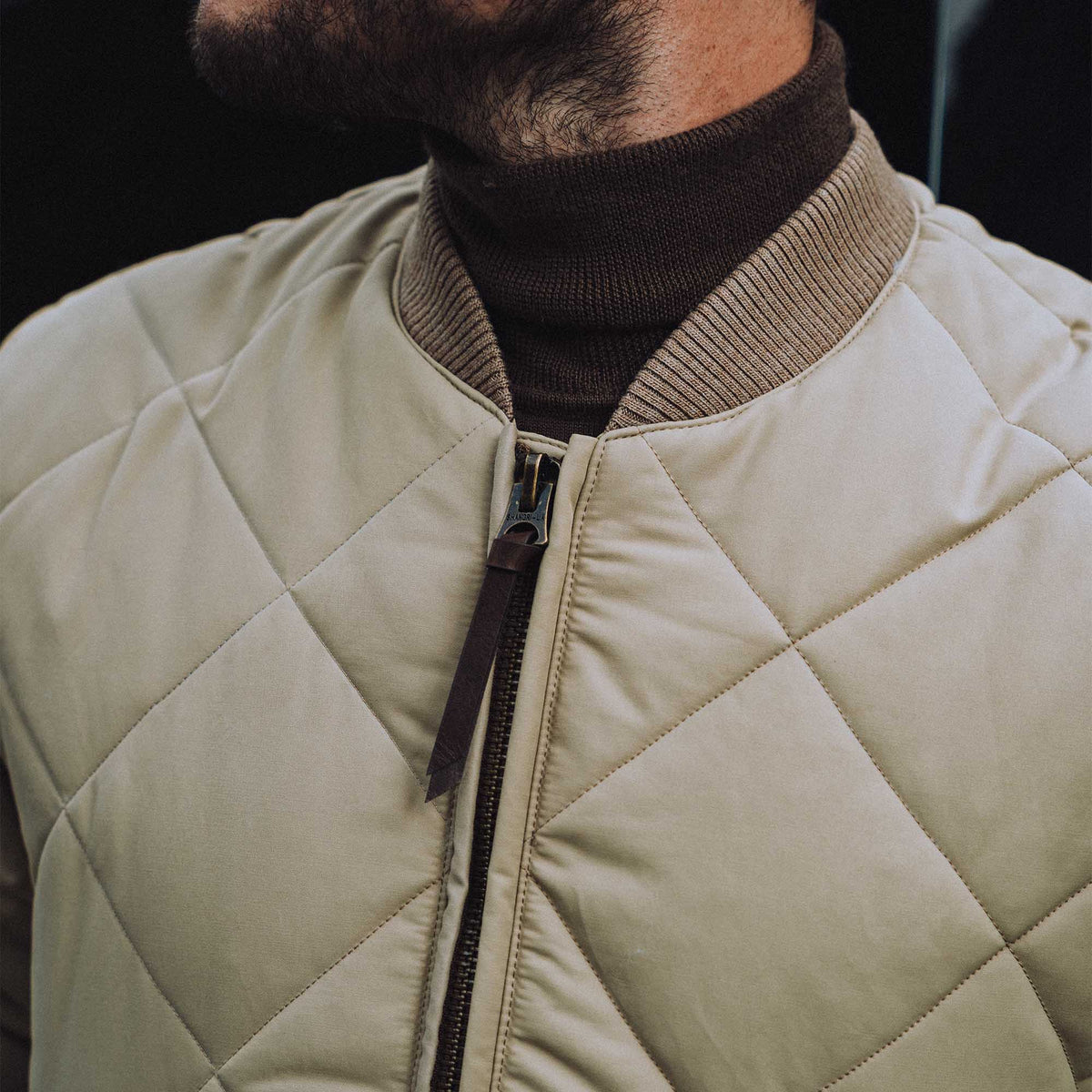 【Shangri-La Heritage】“Alaska” Beige Skyliner Jacket 淺卡其色專利面料羽絨夾克 – Blue ...