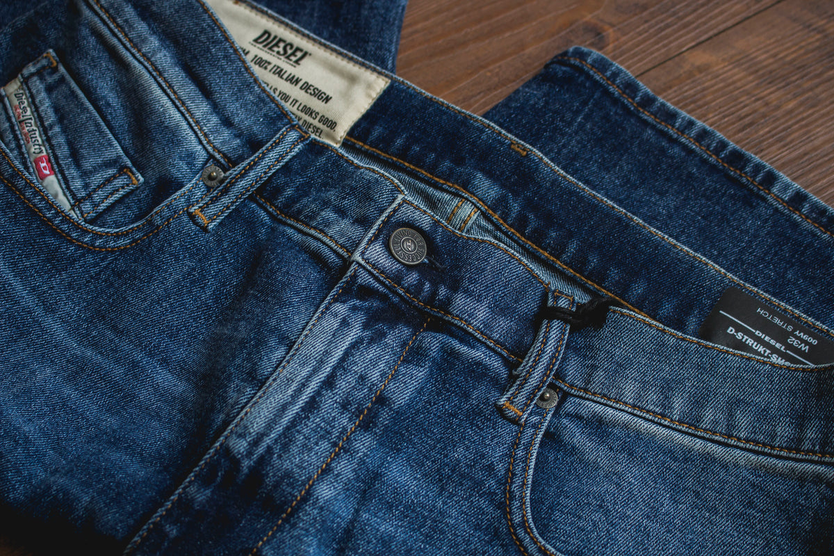 【DIESEL】D-STRUKT SHORT 009VY – Blue Beach Denim